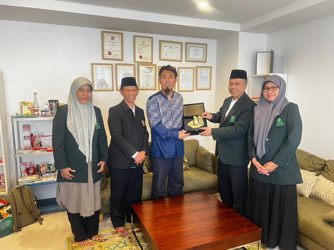 uin-makassar-dan-naha-jepang-jajaki-kerjasama-internasional ... uin-makassar-dan-naha-jepang-jajaki-kerjasama-internasional ...